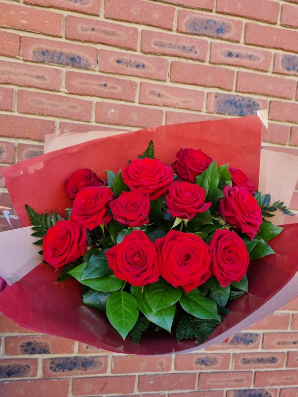 Red Naomi Rose Handtied – buy online or call 01689 851666